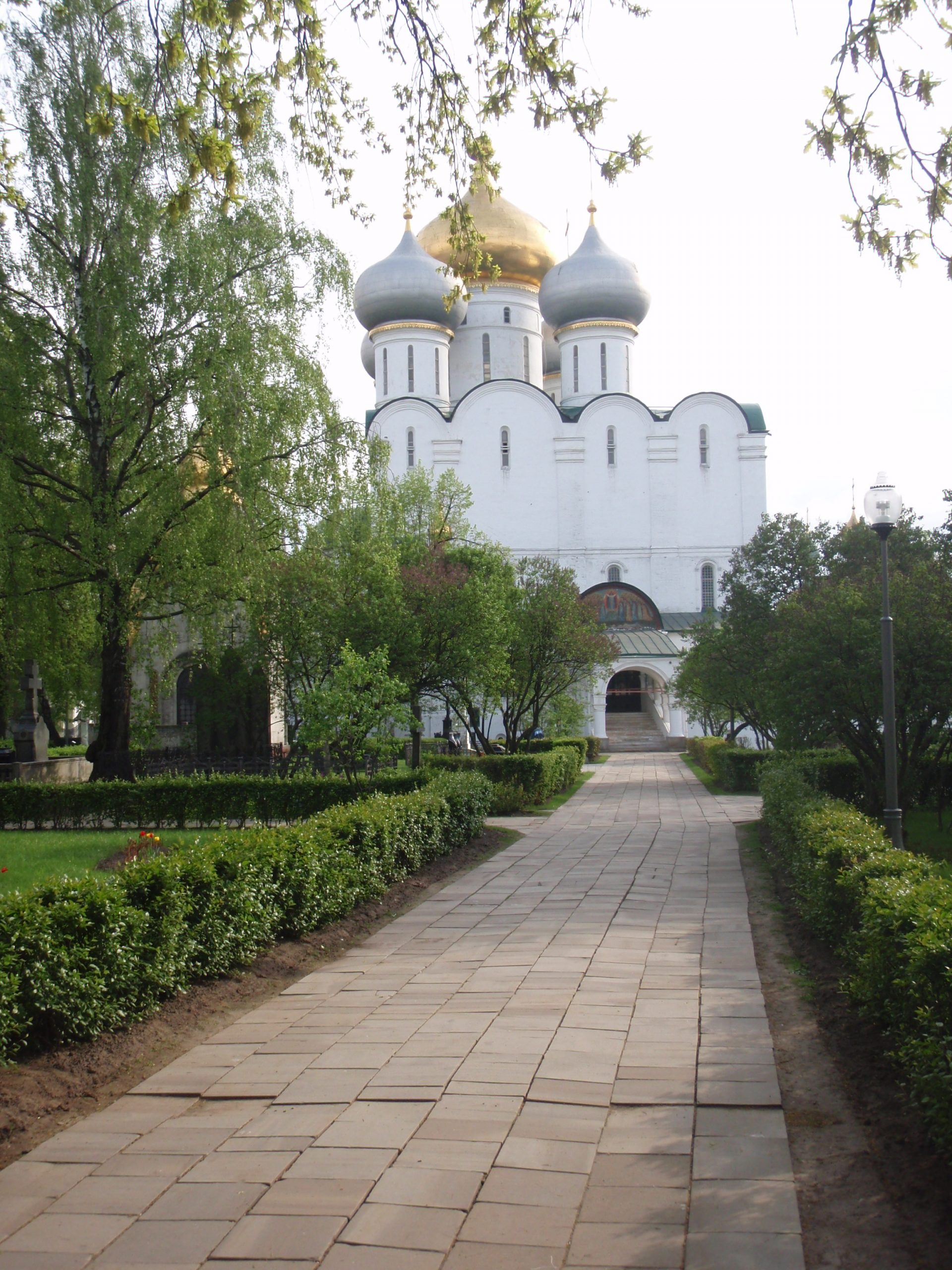 The Charm School by Nelson DeMille (1988) – Russia in fiction