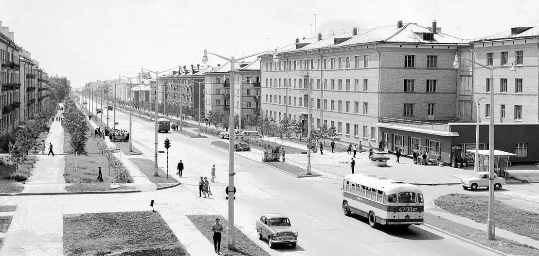 Red Plenty by Francis Spufford (2010) – Russia in fiction
